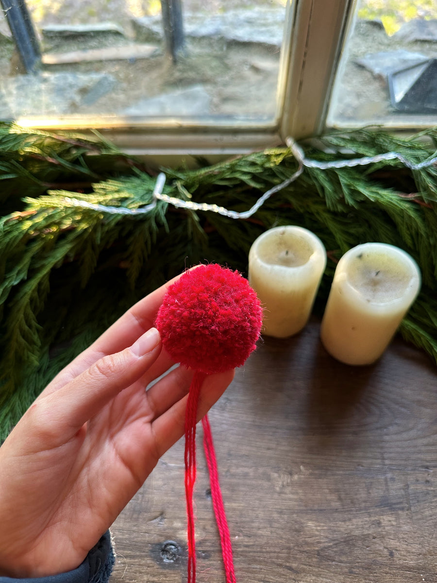 Some secrets to making the perfect pom-pom – KnitDiet